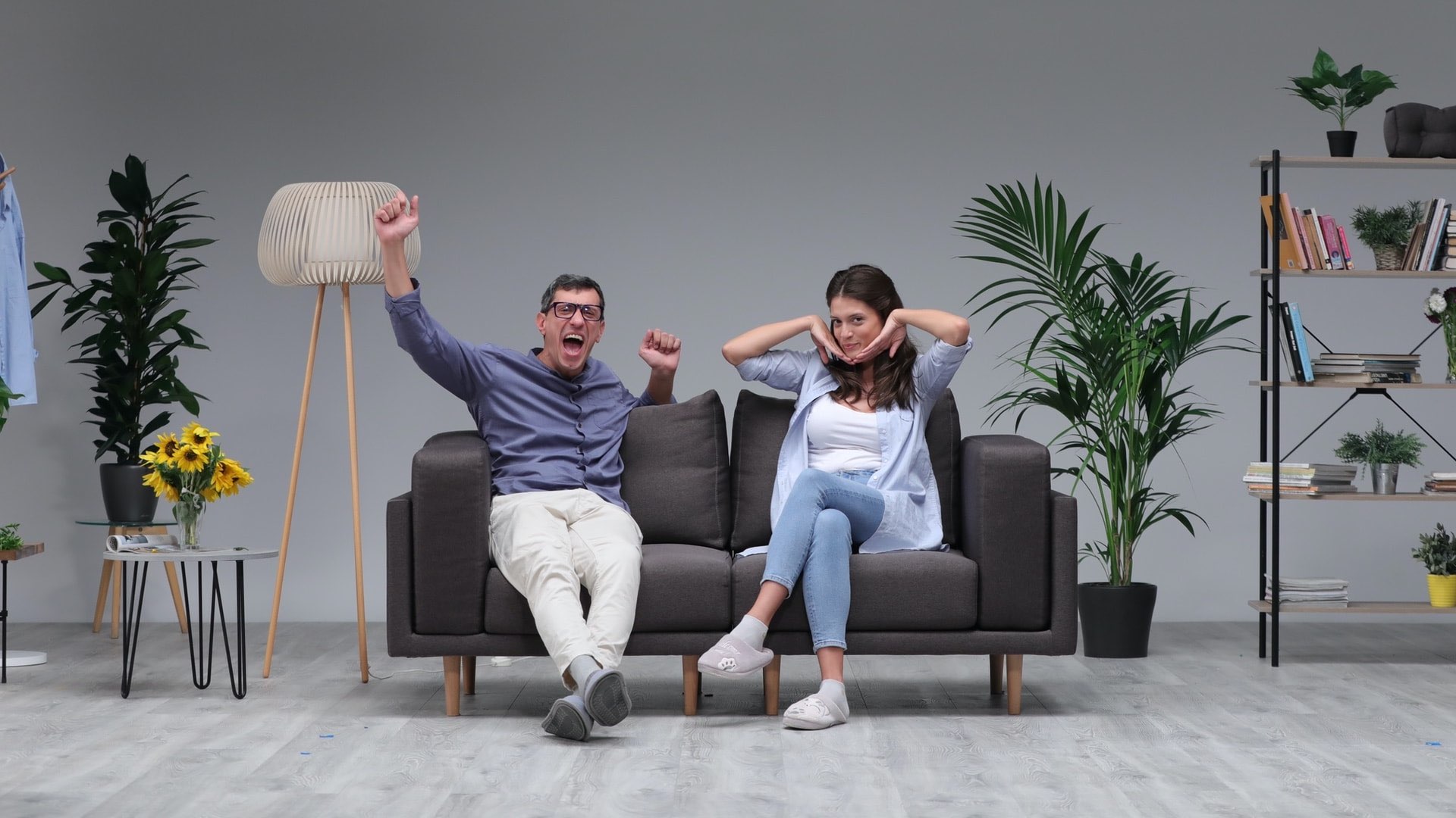 Modularni dvosed sa drvenim nožicama Clooods 2S | FEYDOM